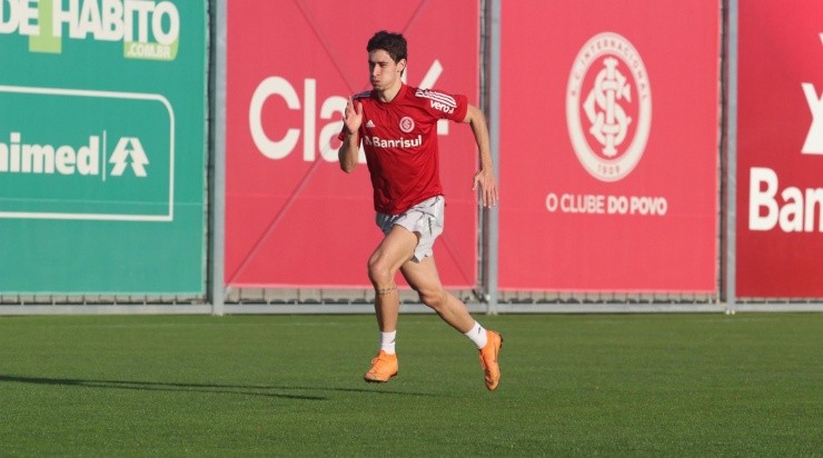 Valorizado no mercado, Rodrigo Dourado recebe sondagem do futebol ...
