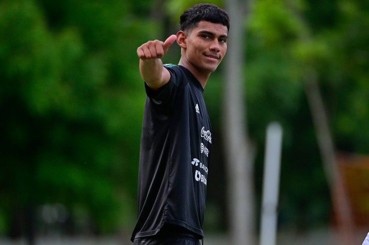 Posible e inesperado debut de un mexicano en la UEFA Champions League