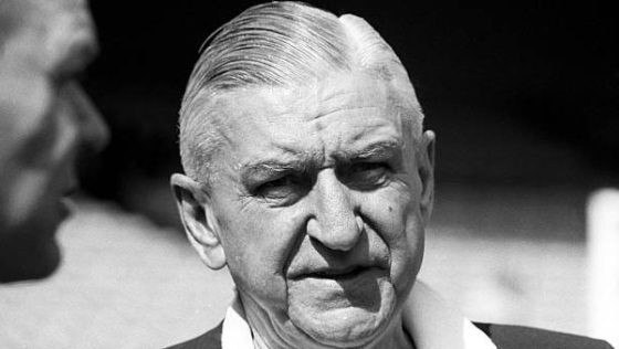 Nieta del fundador de Washington Redskins pide a su actual dueño el ...