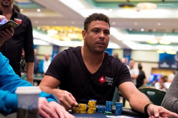 Poker na Twitch: Ronaldo Fenômeno transmite jogo ‘baratinho’ e sobe ao ...