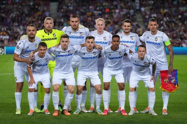 ¿Quién es Jhon Mosquera, el futbolista colombiano de Viktoria Plzen que juega la Champions League?